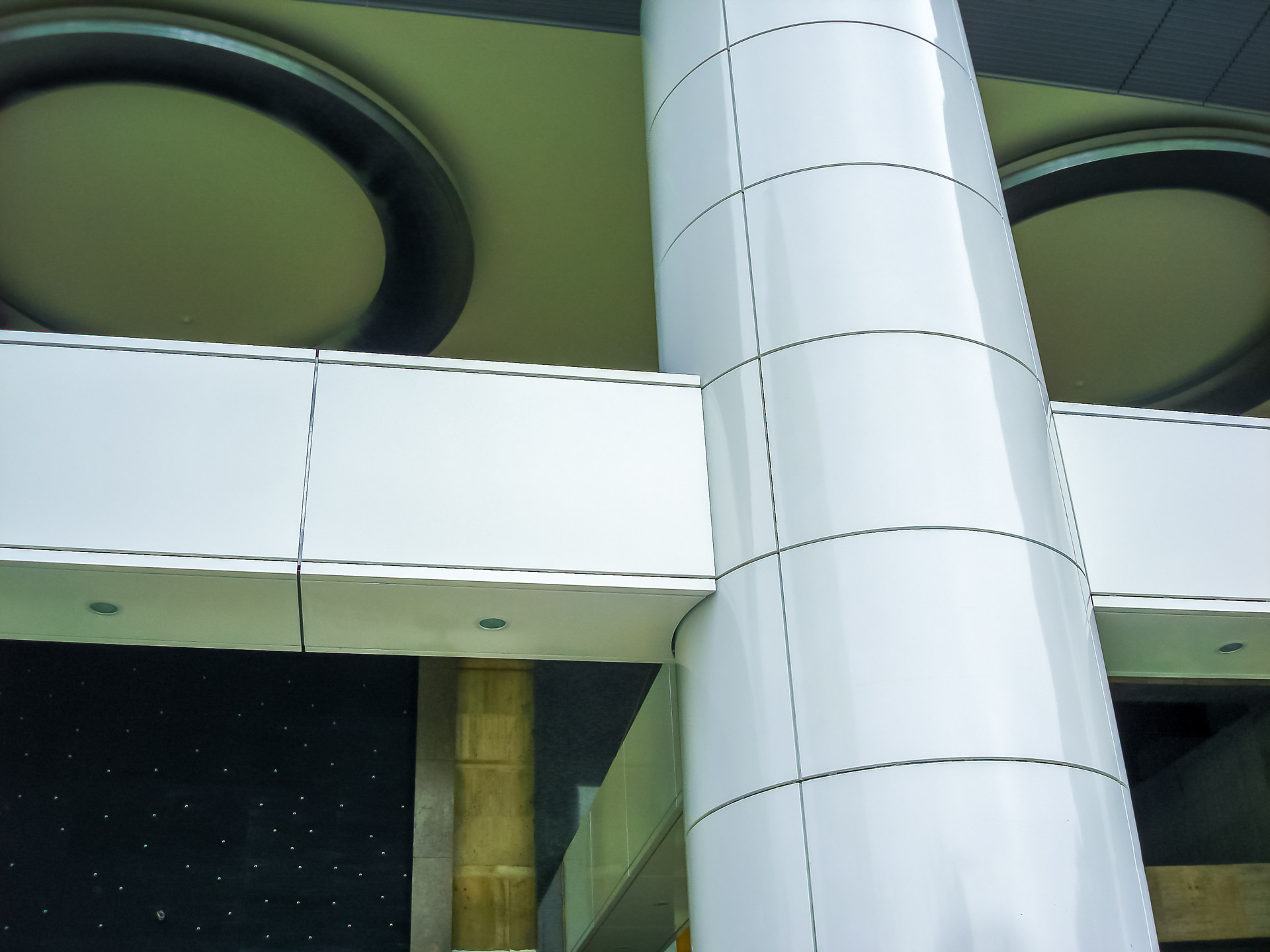 Architectural VE Panels: Maintenance-friendly Marvel of Skyscraper