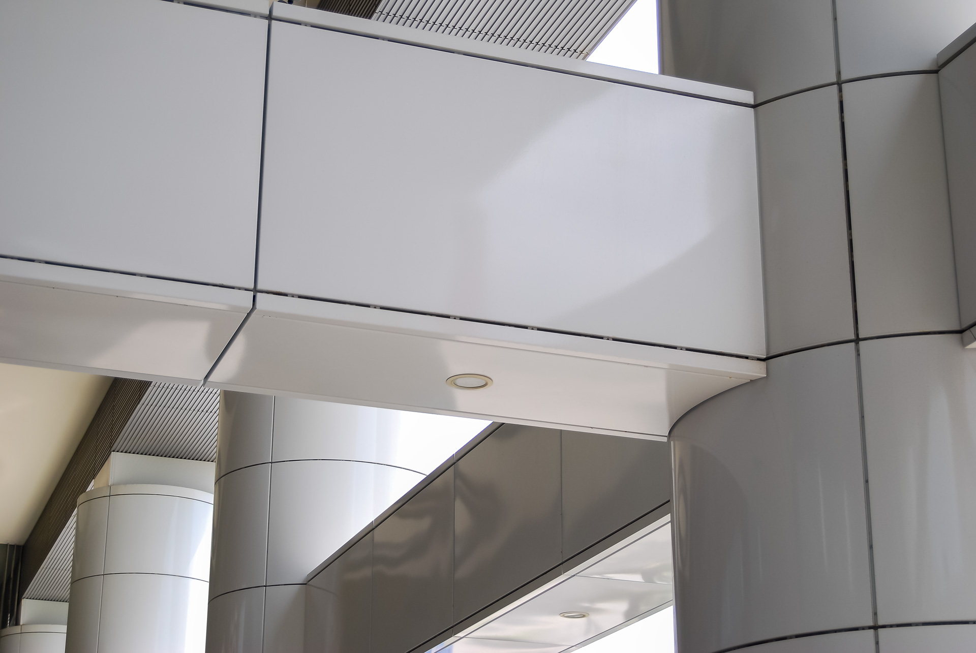 Architectural VE Panels: Maintenance-friendly Marvel of Skyscraper