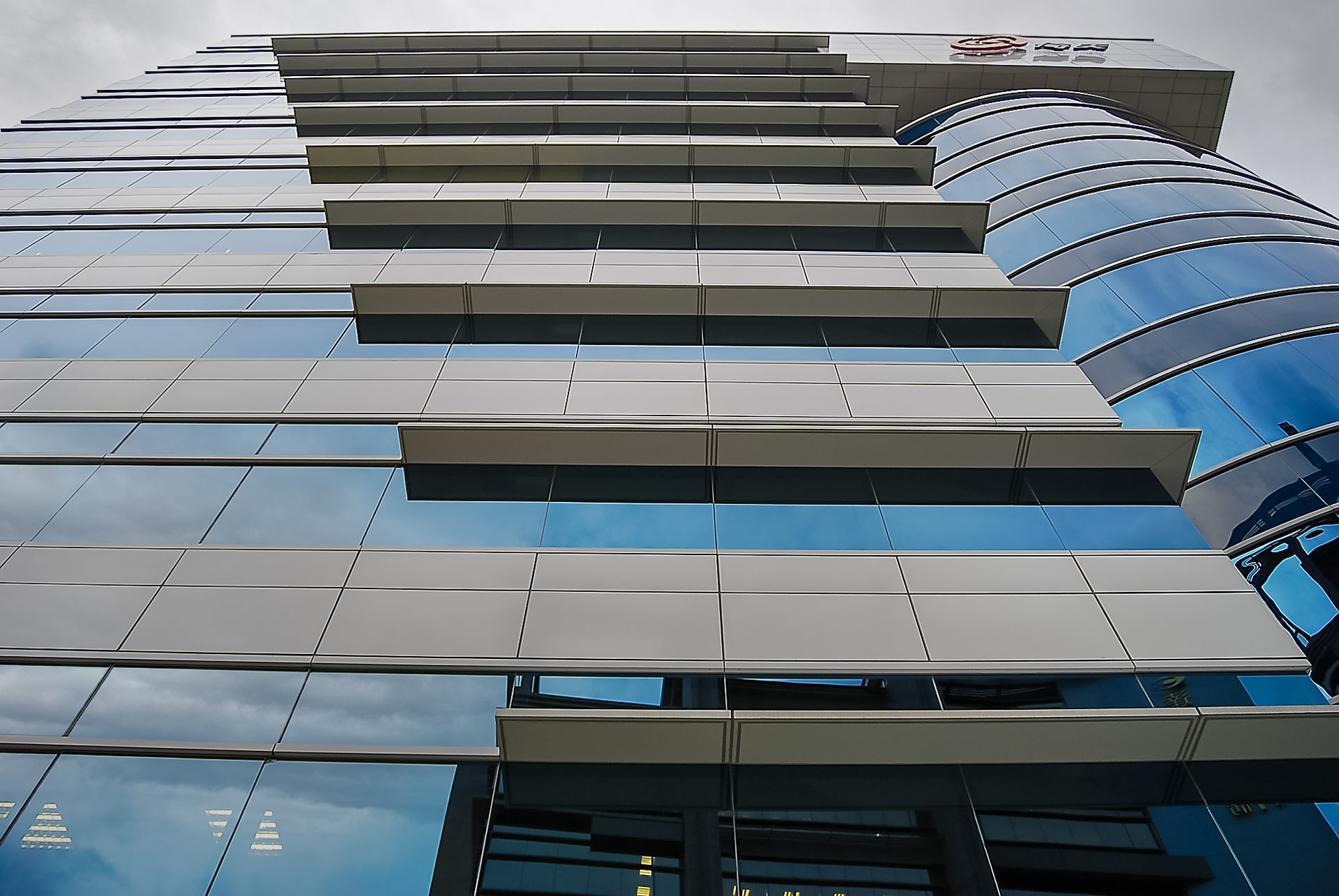 倚天システム情報株式会社, 台湾 Commercial Porcelain Building Facade Panels